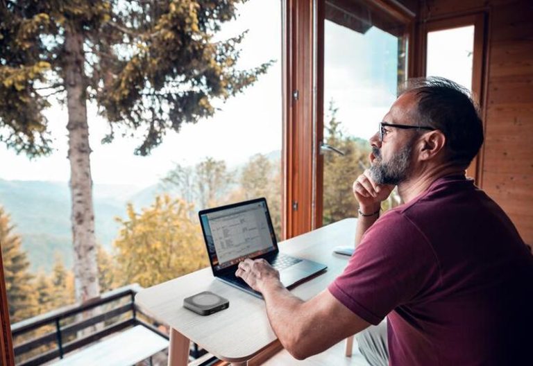 Benefits of External 5G Antennas for Hotspots - Nighthawk M6 - Nighthawk