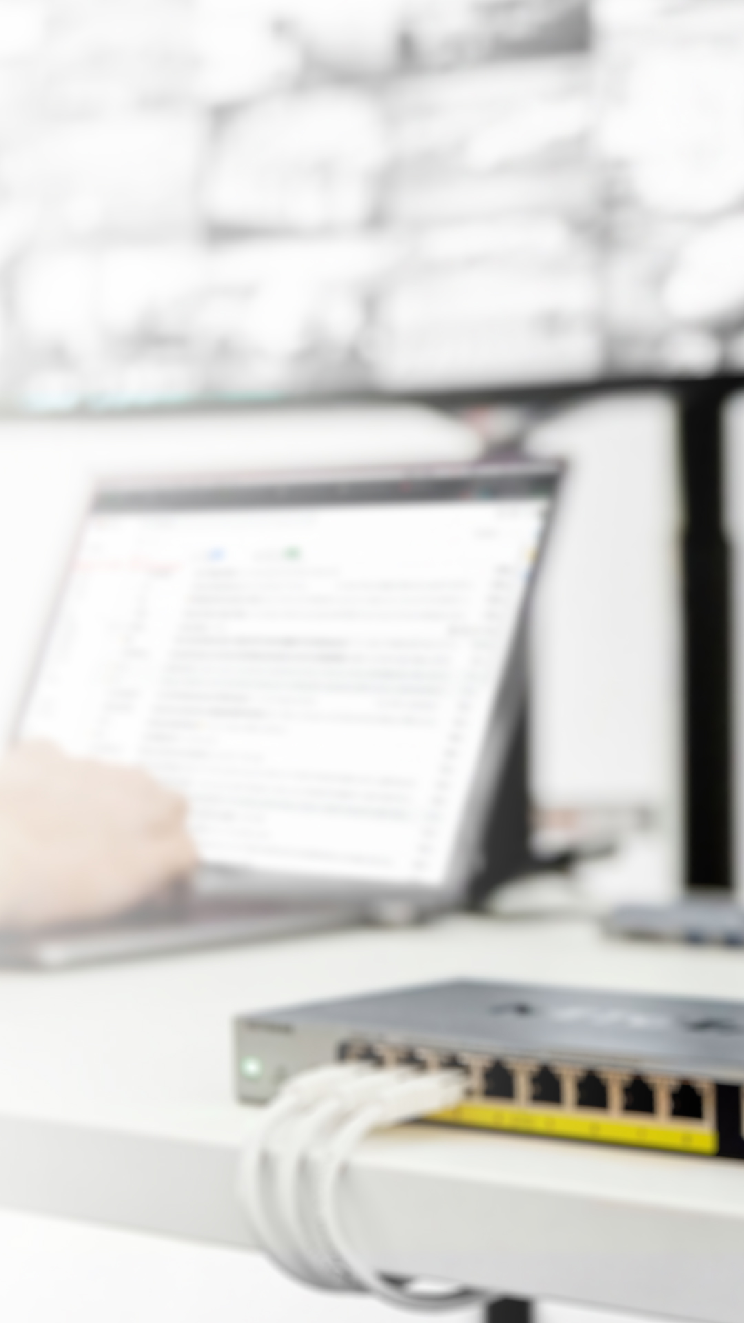 PoE Devices & Switches - NETGEAR